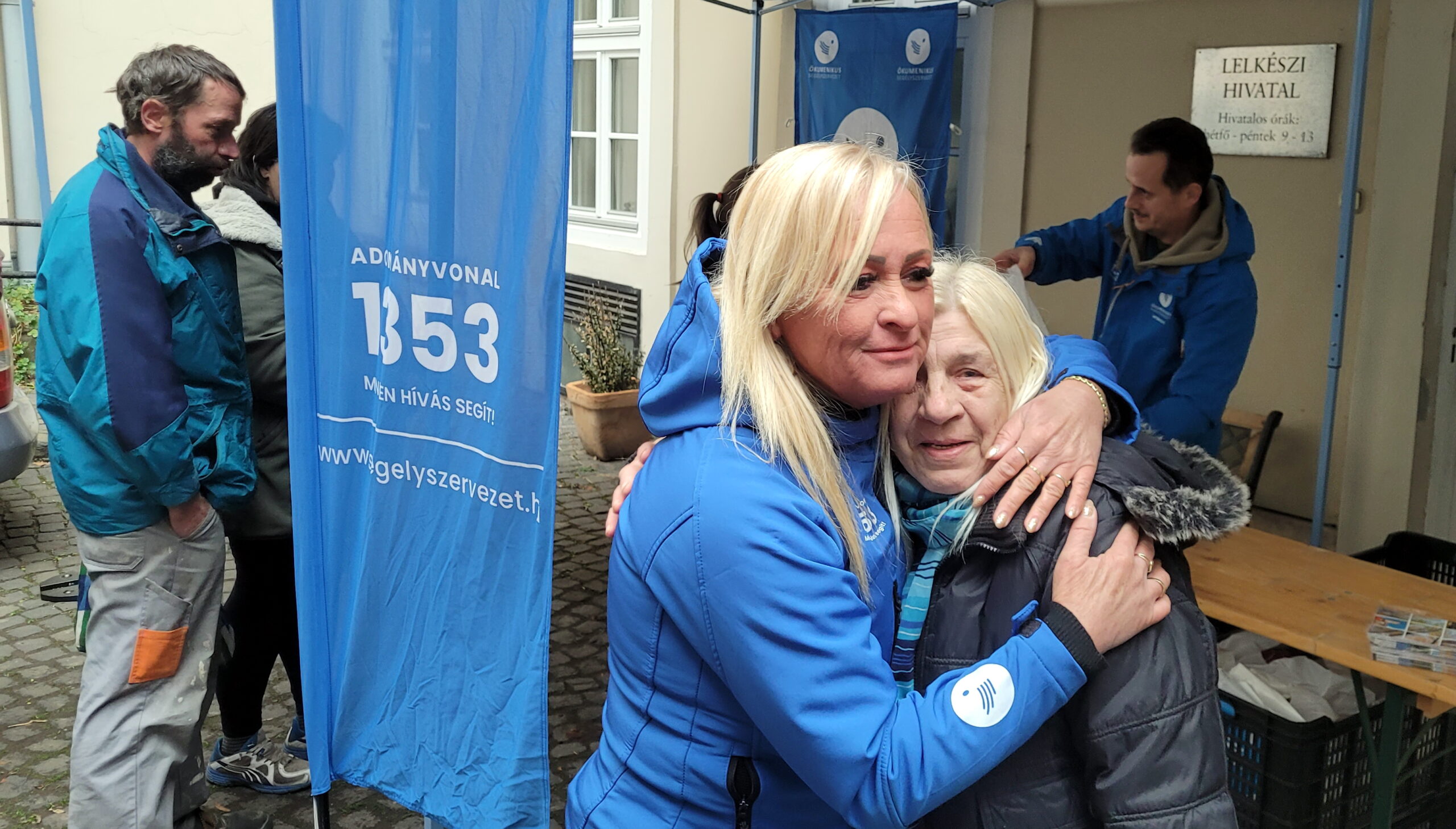 Több száz nehéz sorsú család ünnepi készülődését könnyíti meg az ...